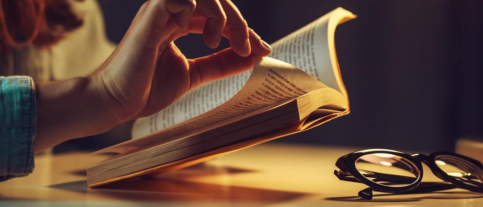 How books can help you in stress and loneliness | Muselot